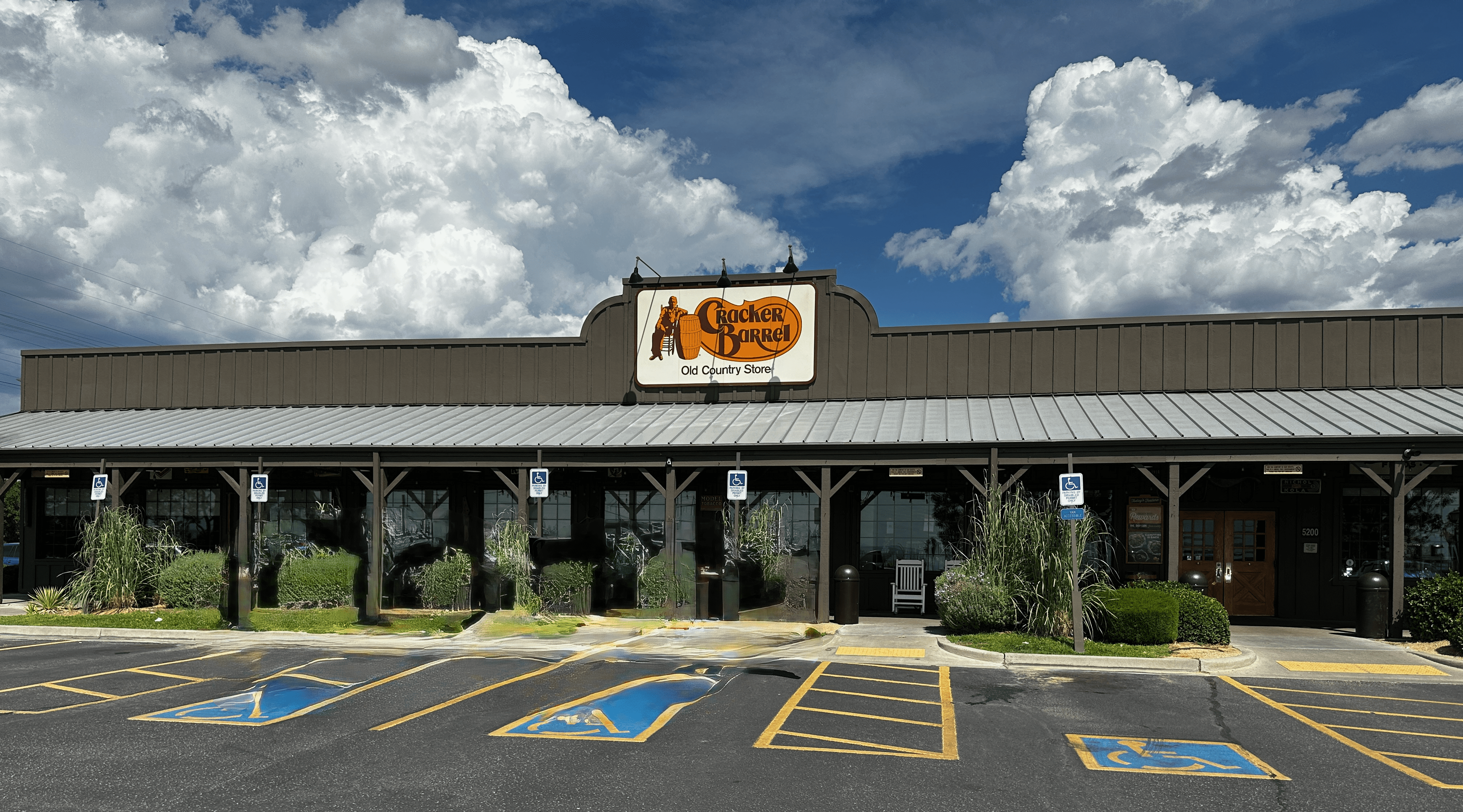 The Cracker Barrel Old Country Store - Albuquerque, New Mexico - Gil's ...